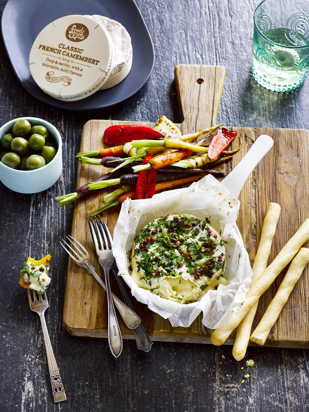 Food Snob | HOT HERB & GARLIC CAMEMBERT FONDUE